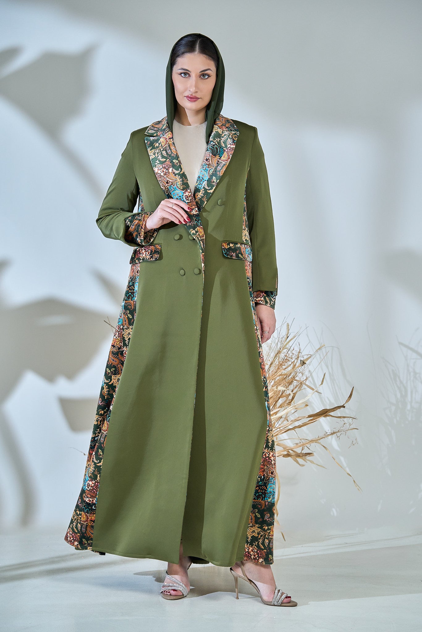 Emerald Imperial Brocade-Lapel Abaya with Artisan Panel Detailing ...